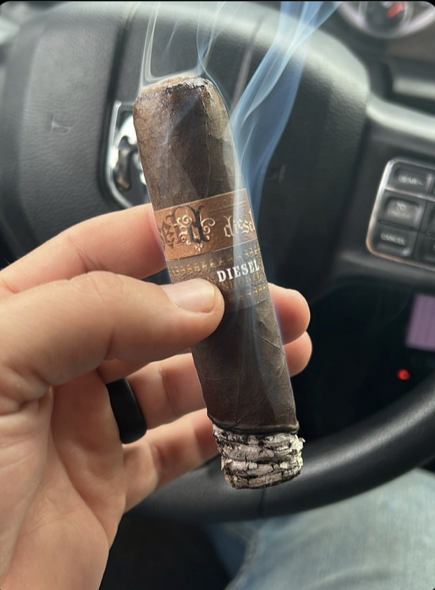 Shorty with big flavor | Cigar Reviews | Cigar World