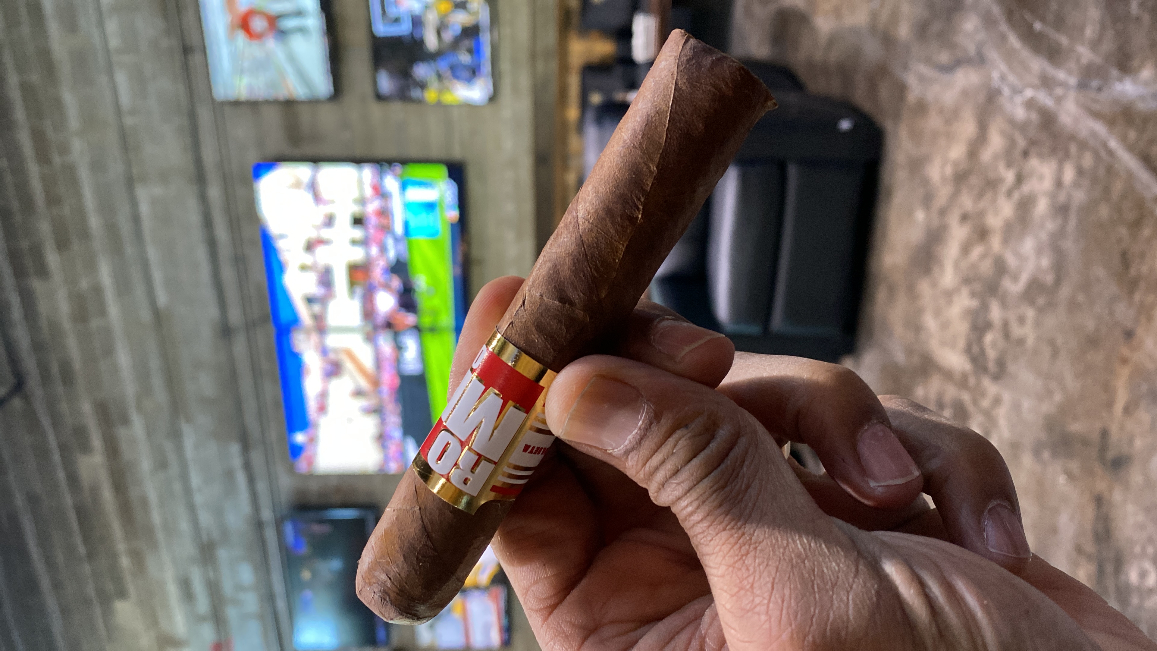 Sunday at the Lounge | Cigar World