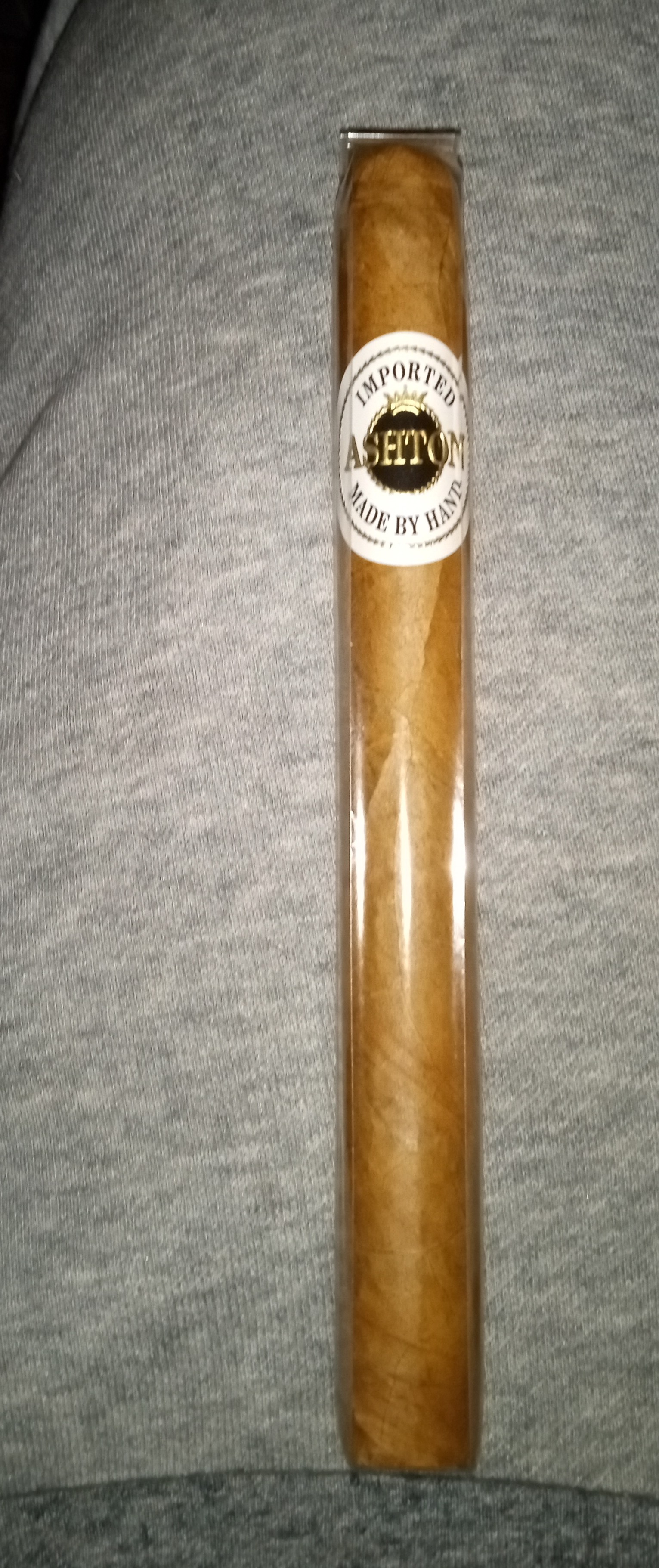 After 3 days straight of smoking Liga no. 9s after dinner, I'm smoking ...