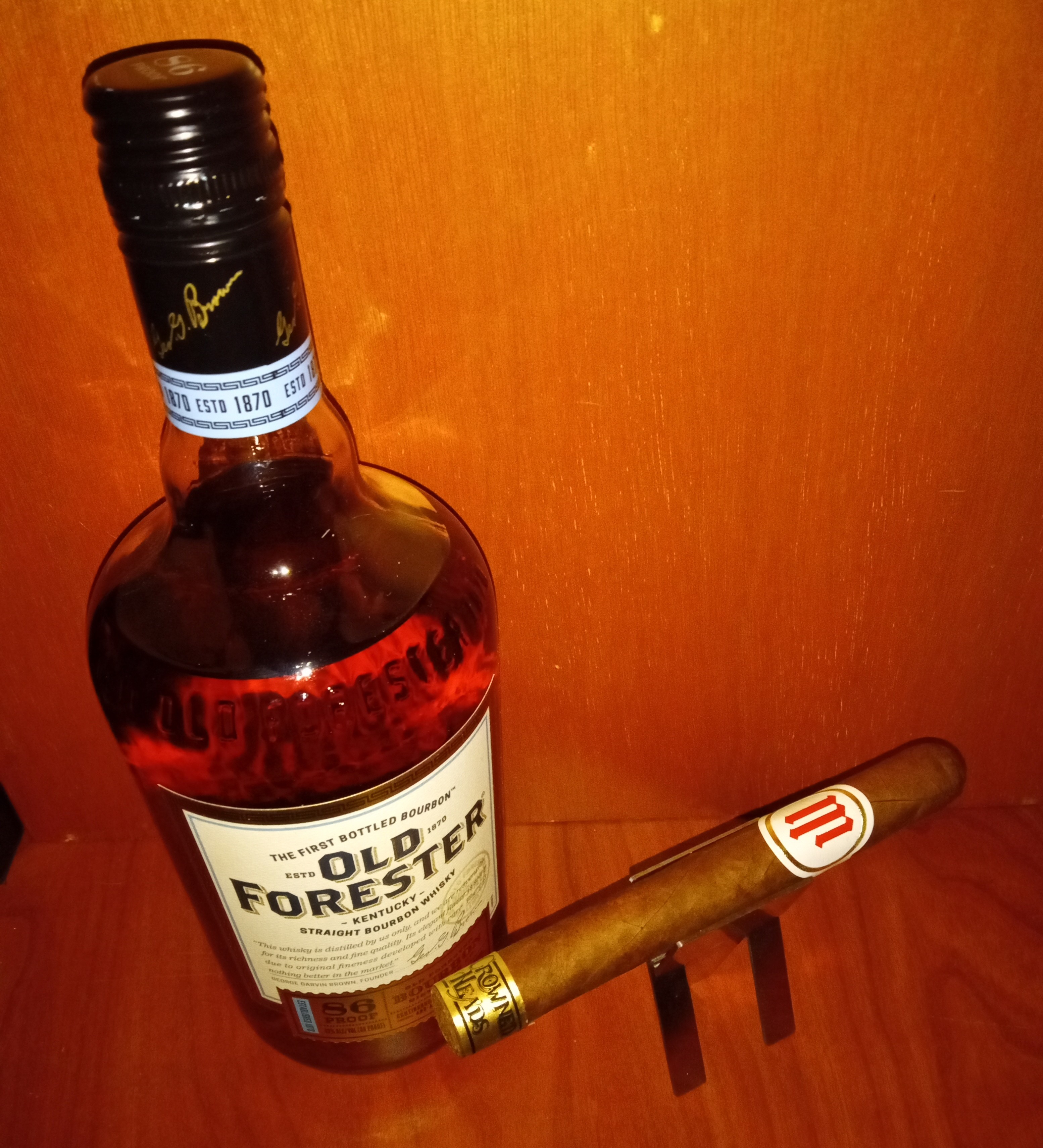 Snowy night! Happy Friday... Dinner is over now it's time to enjoy ...