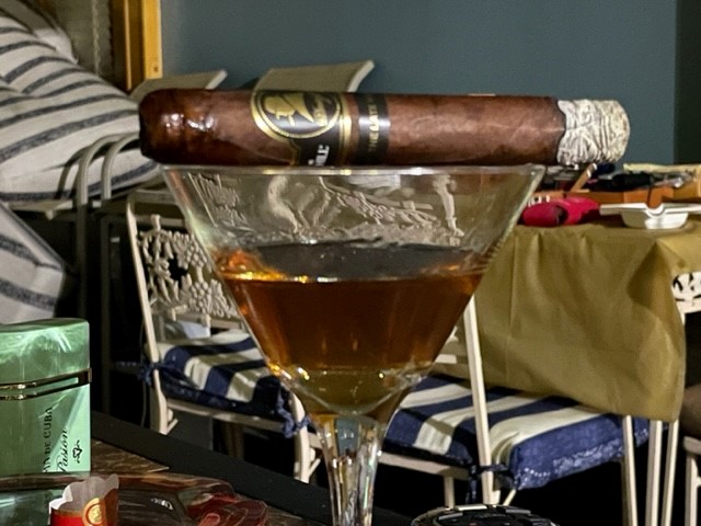 Late Hour | By Goomba on November 23 2022 9:59:32 PM | Cigar Reviews ...
